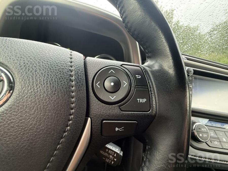 Pelēks Toyota RAV4 2018 Rīga, ar dzinēja tilpumu 2.50 L un nobraukumu 140 tūkst. km par 16997 €, foto 25 vietnē AUTOMOTO.COM.LV
