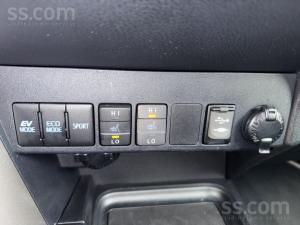 Pelēks Toyota RAV4 2018 Rīga, ar dzinēja tilpumu 2.50 L un nobraukumu 140 tūkst. km par 16997 €, foto 28 vietnē AUTOMOTO.COM.LV