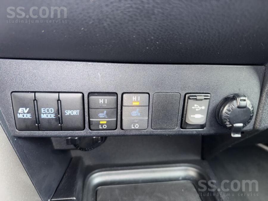 Pelēks Toyota RAV4 2018 Rīga, ar dzinēja tilpumu 2.50 L un nobraukumu 140 tūkst. km par 16997 €, foto 28 vietnē AUTOMOTO.COM.LV