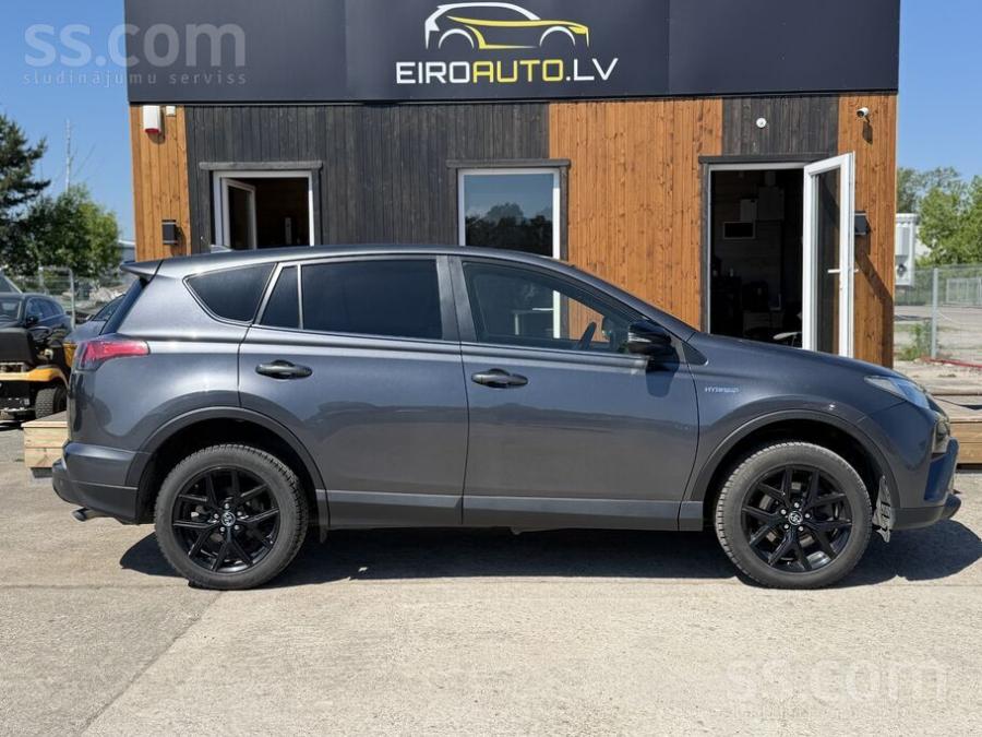 Pelēks Toyota RAV4 2018 Rīga, ar dzinēja tilpumu 2.50 L un nobraukumu 221 tūkst. km par 15500 €, foto 5 vietnē AUTOMOTO.COM.LV