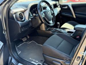 Pelēks Toyota RAV4 2018 Rīga, ar dzinēja tilpumu 2.50 L un nobraukumu 221 tūkst. km par 15500 €, foto 9 vietnē AUTOMOTO.COM.LV
