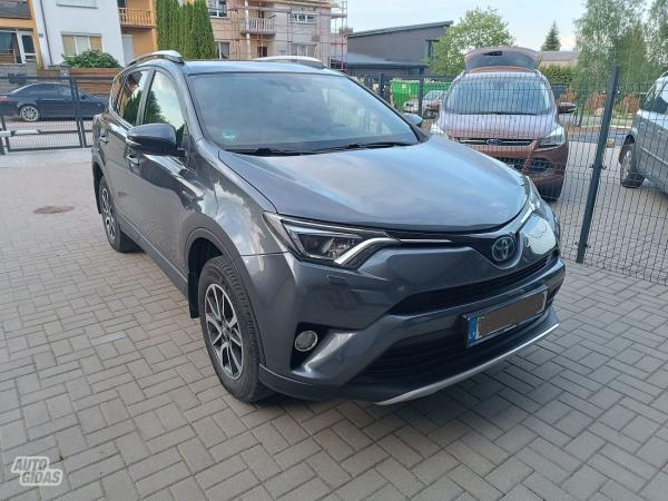 Pelēks Toyota RAV4 2018 Viļņa, ar dzinēja tilpumu 2.50 L un nobraukumu 183 tūkst. km par 20000 €, foto 1 vietnē AUTOMOTO.COM.LV