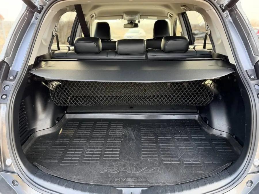 Pelēks Toyota RAV4 2018 Rīga, ar dzinēja tilpumu 2.50 L un nobraukumu 193 tūkst. km par 16500 €, foto 6 vietnē AUTOMOTO.COM.LV