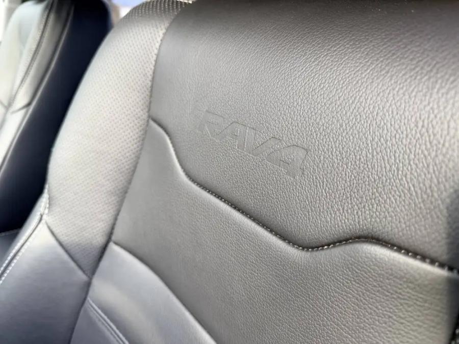 Pelēks Toyota RAV4 2018 Rīga, ar dzinēja tilpumu 2.50 L un nobraukumu 193 tūkst. km par 16500 €, foto 11 vietnē AUTOMOTO.COM.LV