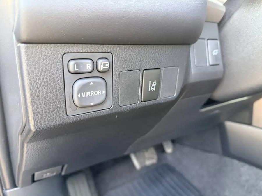 Pelēks Toyota RAV4 2018 Rīga, ar dzinēja tilpumu 2.50 L un nobraukumu 193 tūkst. km par 16500 €, foto 16 vietnē AUTOMOTO.COM.LV
