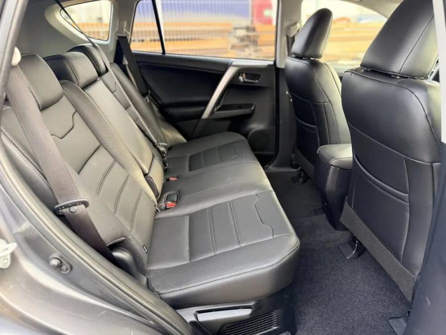 Pelēks Toyota RAV4 2018 Rīga, ar dzinēja tilpumu 2.50 L un nobraukumu 193 tūkst. km par 16500 €, foto 20 vietnē AUTOMOTO.COM.LV
