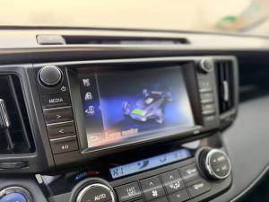Pelēks Toyota RAV4 2018 Rīga, ar dzinēja tilpumu 2.50 L un nobraukumu 193 tūkst. km par 16500 €, foto 26 vietnē AUTOMOTO.COM.LV
