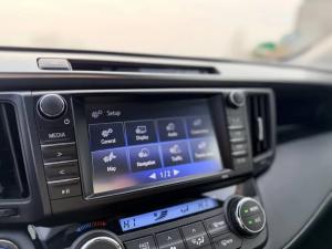 Pelēks Toyota RAV4 2018 Rīga, ar dzinēja tilpumu 2.50 L un nobraukumu 193 tūkst. km par 16500 €, foto 28 vietnē AUTOMOTO.COM.LV