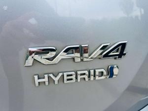 Grey Toyota RAV4 2018 in Kaunas, with an engine capacity of 2.49 L and mileage of 225 thousand km for 18000 €, photo 5 on AUTOMOTO.COM.LV