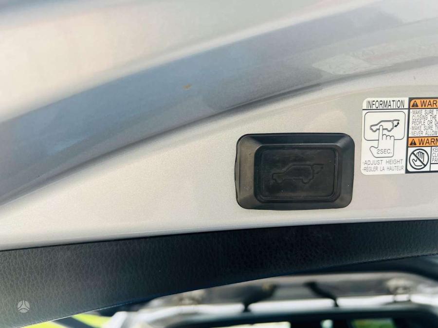 Grey Toyota RAV4 2018 in Kaunas, with an engine capacity of 2.49 L and mileage of 225 thousand km for 18000 €, photo 6 on AUTOMOTO.COM.LV