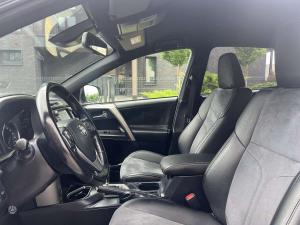 Grey Toyota RAV4 2018 in Kaunas, with an engine capacity of 2.49 L and mileage of 225 thousand km for 18000 €, photo 10 on AUTOMOTO.COM.LV