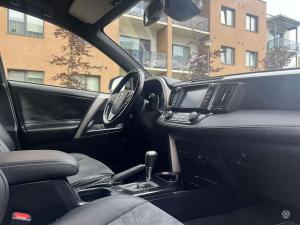 Grey Toyota RAV4 2018 in Kaunas, with an engine capacity of 2.49 L and mileage of 225 thousand km for 18000 €, photo 18 on AUTOMOTO.COM.LV