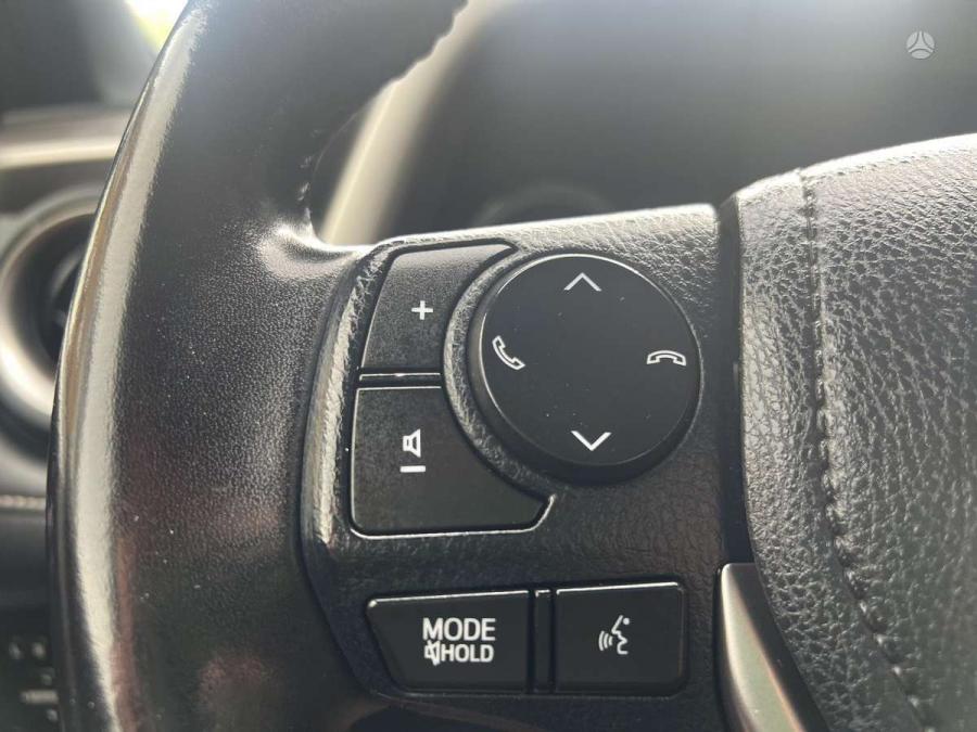 Grey Toyota RAV4 2018 in Kaunas, with an engine capacity of 2.49 L and mileage of 225 thousand km for 18000 €, photo 23 on AUTOMOTO.COM.LV