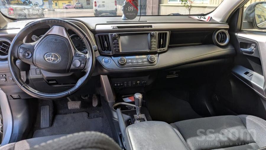 Pelēks Toyota RAV4 2018 Rīga, ar dzinēja tilpumu 2.50 L un nobraukumu 122 tūkst. km par 17500 €, foto 9 vietnē AUTOMOTO.COM.LV