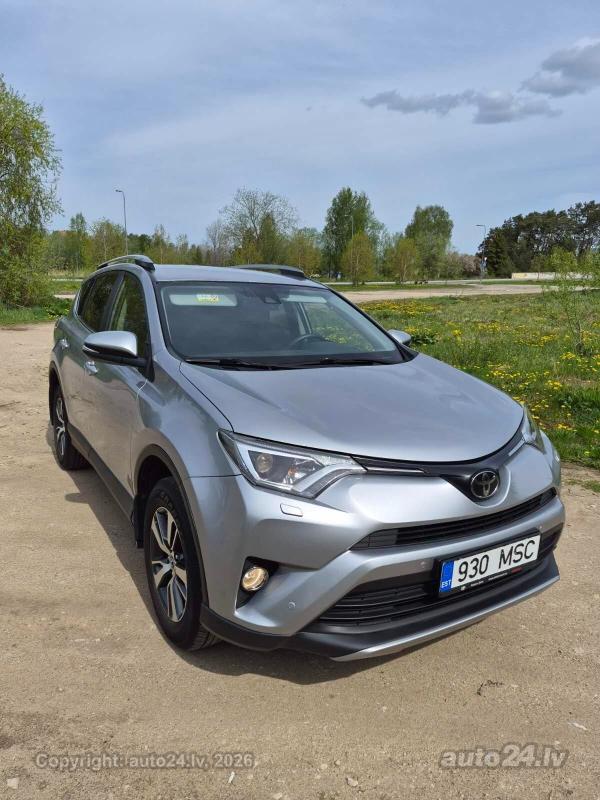 Grey Toyota RAV4 2018 in Tallinn, with an engine capacity of 2.00 L and mileage of 123 thousand km for 15999 €, photo 1 on AUTOMOTO.COM.LV