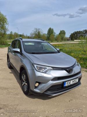 Pelēks Toyota RAV4 2018 Tallina, ar dzinēja tilpumu 2.00 L un nobraukumu 123 tūkst. km par 15999 €, foto  vietnē AUTOMOTO.COM.LV