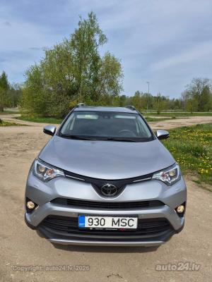 Pelēks Toyota RAV4 2018 Tallina, ar dzinēja tilpumu 2.00 L un nobraukumu 123 tūkst. km par 15999 €, foto 3 vietnē AUTOMOTO.COM.LV
