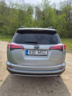 Pelēks Toyota RAV4 2018 Tallina, ar dzinēja tilpumu 2.00 L un nobraukumu 123 tūkst. km par 15999 €, foto 5 vietnē AUTOMOTO.COM.LV