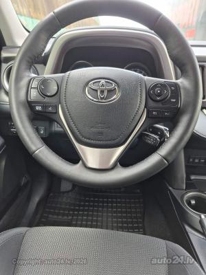 Pelēks Toyota RAV4 2018 Tallina, ar dzinēja tilpumu 2.00 L un nobraukumu 123 tūkst. km par 15999 €, foto 9 vietnē AUTOMOTO.COM.LV