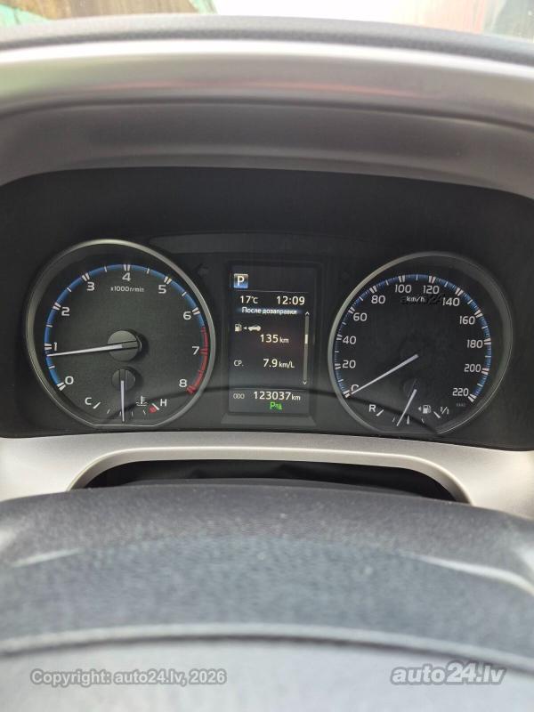 Grey Toyota RAV4 2018 in Tallinn, with an engine capacity of 2.00 L and mileage of 123 thousand km for 15999 €, photo 9 on AUTOMOTO.COM.LV
