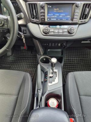 Pelēks Toyota RAV4 2018 Tallina, ar dzinēja tilpumu 2.00 L un nobraukumu 123 tūkst. km par 15999 €, foto 12 vietnē AUTOMOTO.COM.LV