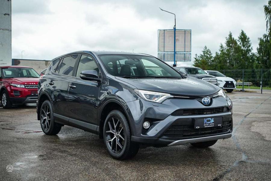 Pelēks Toyota RAV4 2018 Marijampole, ar dzinēja tilpumu 2.49 L un nobraukumu 213 tūkst. km par 16450 €, foto 1 vietnē AUTOMOTO.COM.LV
