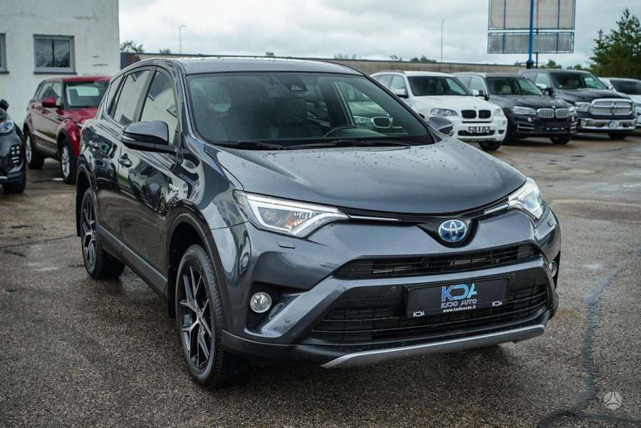 Pelēks Toyota RAV4 2018 Marijampole, ar dzinēja tilpumu 2.49 L un nobraukumu 213 tūkst. km par 16450 €, foto 3 vietnē AUTOMOTO.COM.LV
