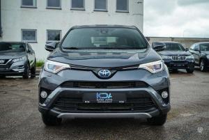 Pelēks Toyota RAV4 2018 Marijampole, ar dzinēja tilpumu 2.49 L un nobraukumu 213 tūkst. km par 16450 €, foto 4 vietnē AUTOMOTO.COM.LV