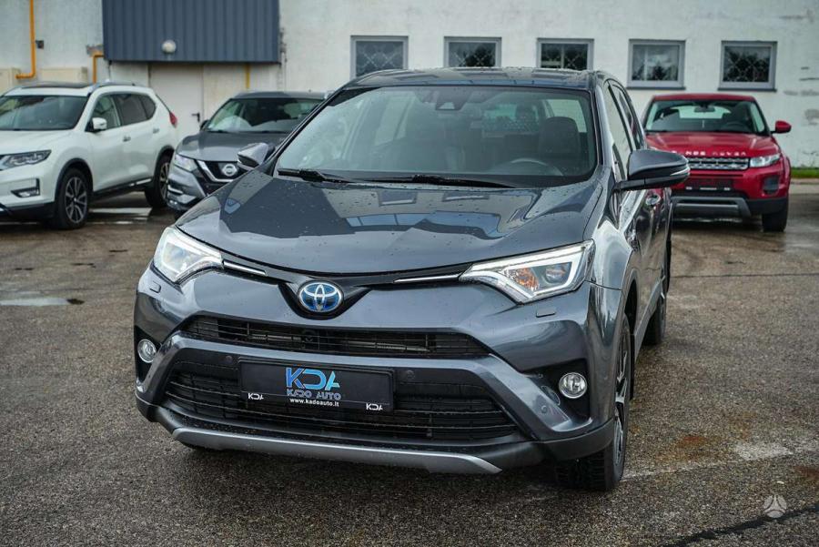 Pelēks Toyota RAV4 2018 Marijampole, ar dzinēja tilpumu 2.49 L un nobraukumu 213 tūkst. km par 16450 €, foto 5 vietnē AUTOMOTO.COM.LV