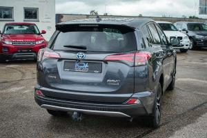 Pelēks Toyota RAV4 2018 Marijampole, ar dzinēja tilpumu 2.49 L un nobraukumu 213 tūkst. km par 16450 €, foto 13 vietnē AUTOMOTO.COM.LV