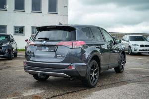 Pelēks Toyota RAV4 2018 Marijampole, ar dzinēja tilpumu 2.49 L un nobraukumu 213 tūkst. km par 16450 €, foto 14 vietnē AUTOMOTO.COM.LV