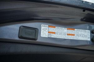 Pelēks Toyota RAV4 2018 Marijampole, ar dzinēja tilpumu 2.49 L un nobraukumu 213 tūkst. km par 16450 €, foto 17 vietnē AUTOMOTO.COM.LV