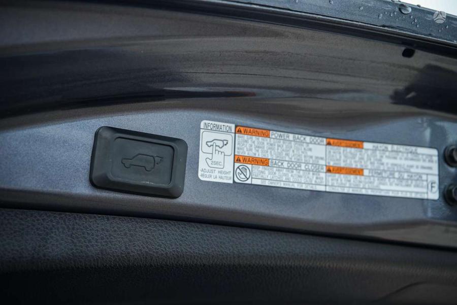 Pelēks Toyota RAV4 2018 Marijampole, ar dzinēja tilpumu 2.49 L un nobraukumu 213 tūkst. km par 16450 €, foto 17 vietnē AUTOMOTO.COM.LV