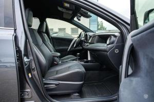 Pelēks Toyota RAV4 2018 Marijampole, ar dzinēja tilpumu 2.49 L un nobraukumu 213 tūkst. km par 16450 €, foto 38 vietnē AUTOMOTO.COM.LV