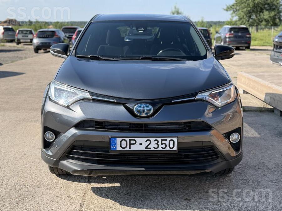 Pelēks Toyota RAV4 2018 Rīga, ar dzinēja tilpumu 2.50 L un nobraukumu 219 tūkst. km par 15900 €, foto 3 vietnē AUTOMOTO.COM.LV