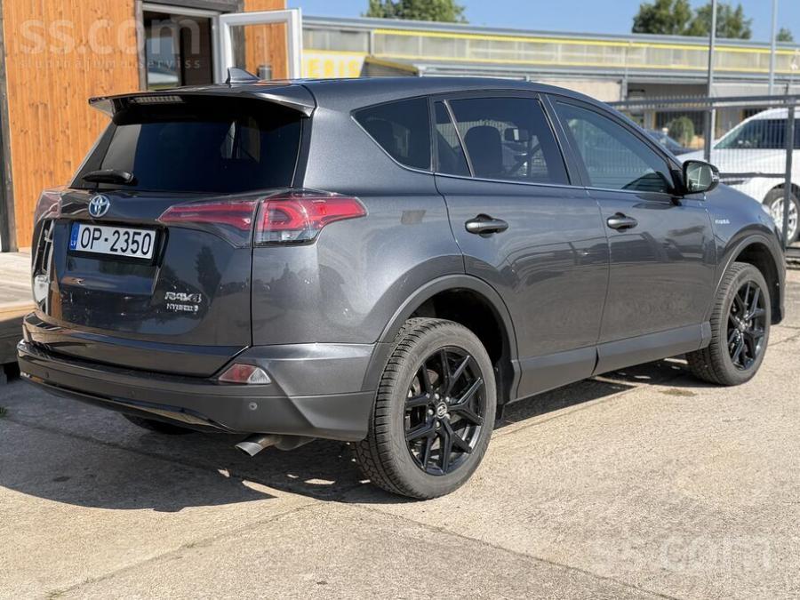 Pelēks Toyota RAV4 2018 Rīga, ar dzinēja tilpumu 2.50 L un nobraukumu 219 tūkst. km par 15900 €, foto 18 vietnē AUTOMOTO.COM.LV