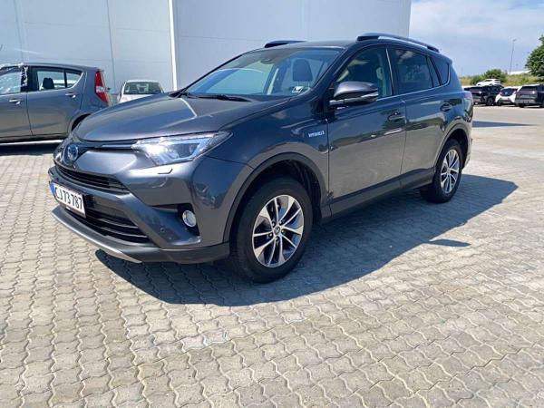Pelēks Toyota RAV4 2018 Utena, ar dzinēja tilpumu 2.49 L un nobraukumu 120 tūkst. km par 15990 €, foto 1 vietnē AUTOMOTO.COM.LV