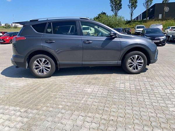 Pelēks Toyota RAV4 2018 Utena, ar dzinēja tilpumu 2.49 L un nobraukumu 120 tūkst. km par 15990 €, foto 6 vietnē AUTOMOTO.COM.LV