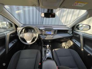 Pelēks Toyota RAV4 2018 Viļņa, ar dzinēja tilpumu 1.99 L un nobraukumu 151 tūkst. km par 14900 €, foto 6 vietnē AUTOMOTO.COM.LV