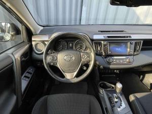 Pelēks Toyota RAV4 2018 Viļņa, ar dzinēja tilpumu 1.99 L un nobraukumu 151 tūkst. km par 14900 €, foto 9 vietnē AUTOMOTO.COM.LV