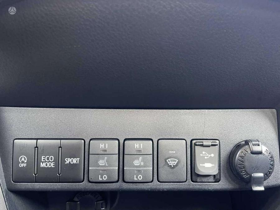 Pelēks Toyota RAV4 2018 Viļņa, ar dzinēja tilpumu 1.99 L un nobraukumu 151 tūkst. km par 14900 €, foto 13 vietnē AUTOMOTO.COM.LV