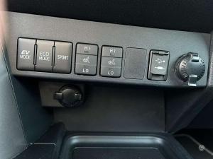 Grey Toyota RAV4 2018 in Vilnius, with an engine capacity of 2.49 L and mileage of 209 thousand km for 17900 €, photo 14 on AUTOMOTO.COM.LV