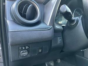 Grey Toyota RAV4 2018 in Vilnius, with an engine capacity of 2.49 L and mileage of 209 thousand km for 17900 €, photo 15 on AUTOMOTO.COM.LV