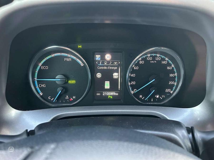 Grey Toyota RAV4 2018 in Vilnius, with an engine capacity of 2.49 L and mileage of 209 thousand km for 17900 €, photo 20 on AUTOMOTO.COM.LV