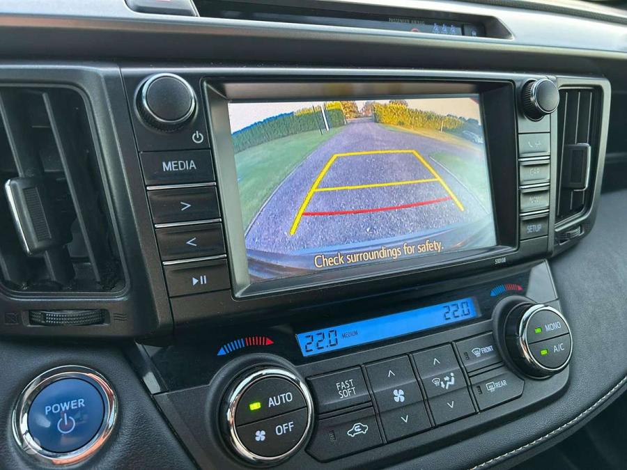 Grey Toyota RAV4 2018 in Vilnius, with an engine capacity of 2.49 L and mileage of 209 thousand km for 17900 €, photo 21 on AUTOMOTO.COM.LV