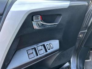 Grey Toyota RAV4 2018 in Vilnius, with an engine capacity of 2.49 L and mileage of 209 thousand km for 17900 €, photo 25 on AUTOMOTO.COM.LV