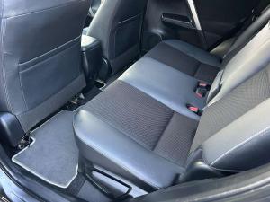 Grey Toyota RAV4 2018 in Vilnius, with an engine capacity of 2.49 L and mileage of 209 thousand km for 17900 €, photo 26 on AUTOMOTO.COM.LV