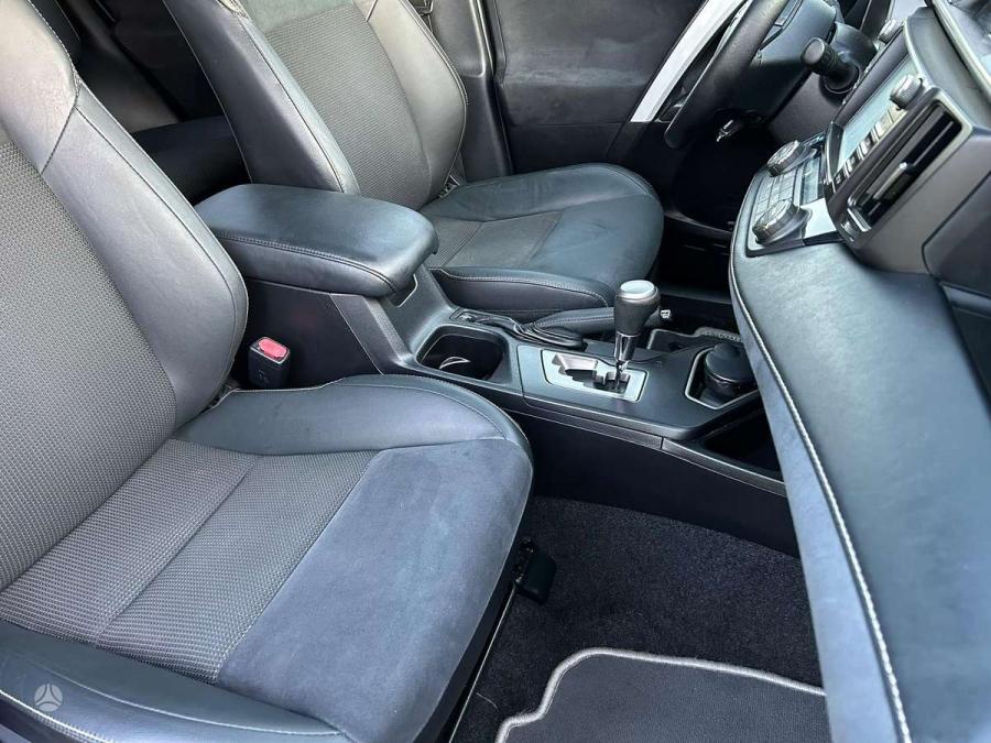 Grey Toyota RAV4 2018 in Vilnius, with an engine capacity of 2.49 L and mileage of 209 thousand km for 17900 €, photo 29 on AUTOMOTO.COM.LV
