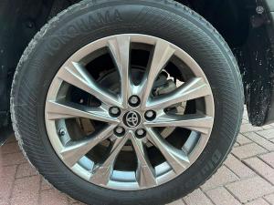 Grey Toyota RAV4 2018 in Vilnius, with an engine capacity of 2.49 L and mileage of 209 thousand km for 17900 €, photo 31 on AUTOMOTO.COM.LV