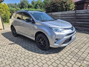 Grey Toyota RAV4 2018 in Panevezys, with an engine capacity of 2.49 L and mileage of 42 thousand km for 19000 €, photo  on AUTOMOTO.COM.LV